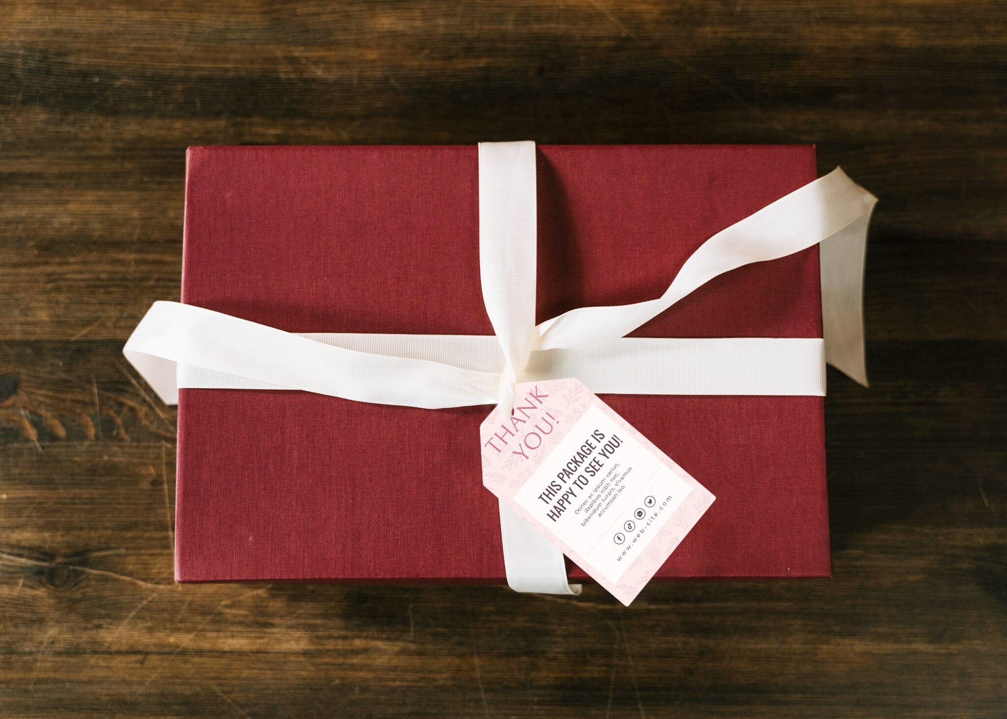 Gift Tag Design on a Red Box | Mediamodifier