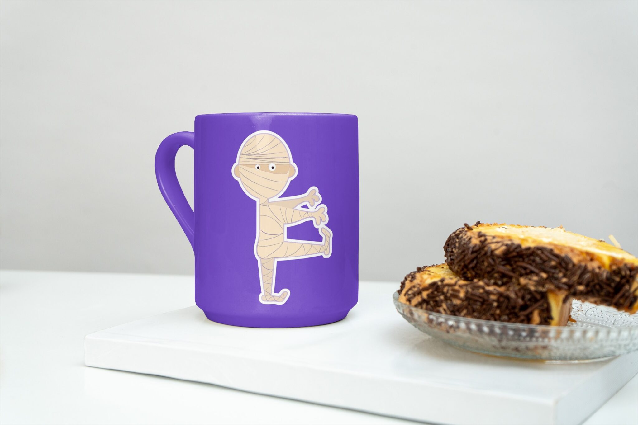 Funny Mummy Design on a Coffee Mug with Cookies | Mediamodifier