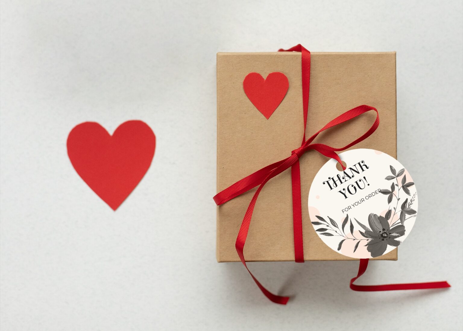 Circular Tag Design in Gift Box | Mediamodifier